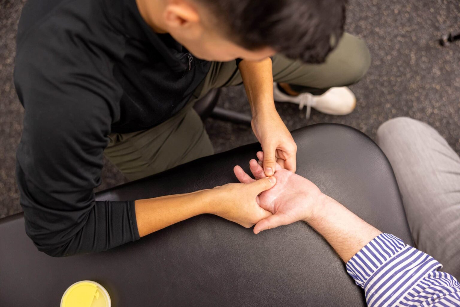 Tips for Treating Trigger Finger Without Surgery | Ivy Rehab